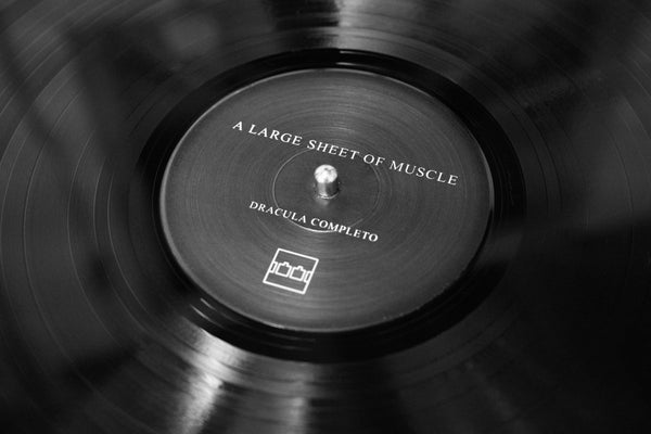 A Large Sheet Of Muscle // Dracula Completo LP – Tobira Records